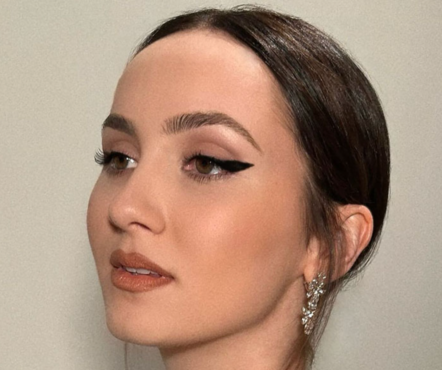 Maude Apatow"s Vanity Fair Makeup Look by REVOLVE Beauty – Viseart Paris